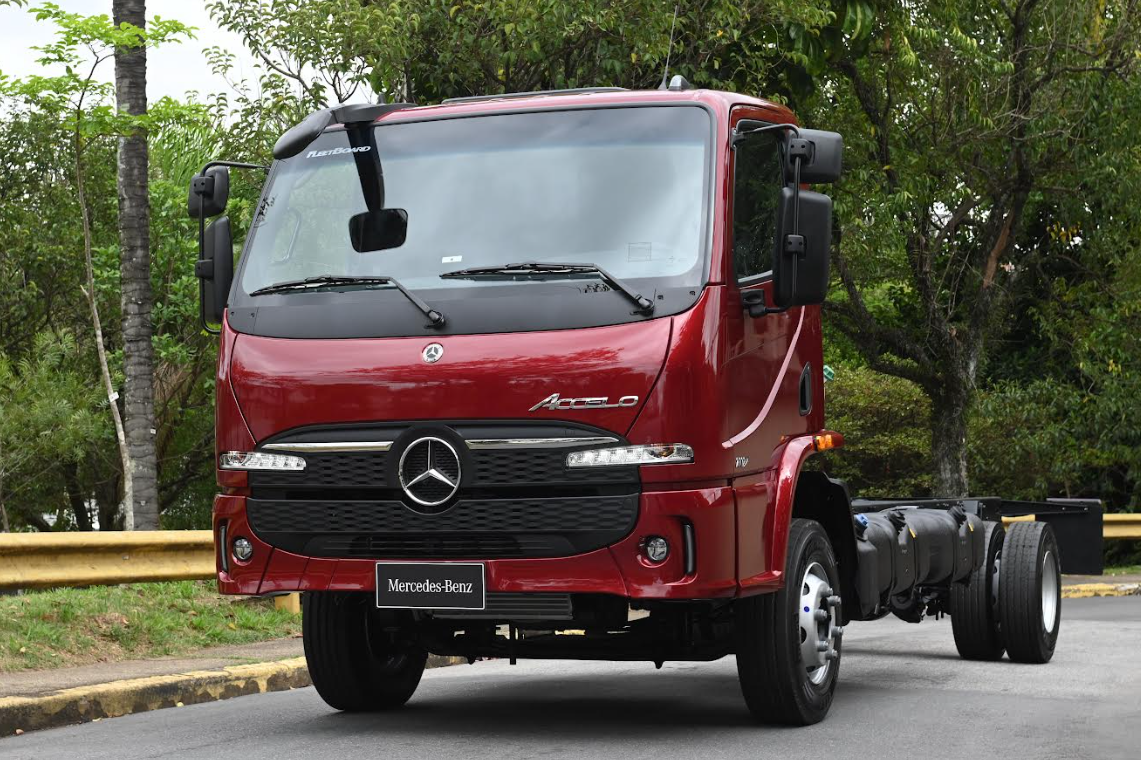 Mercedes-Benz lança Linha Accelo com novo design e ingressa no segmento ...